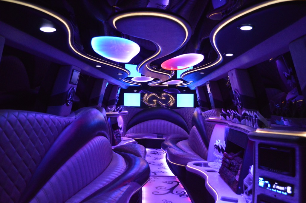 Formal 7 - Infinity SUV Limo (6)
